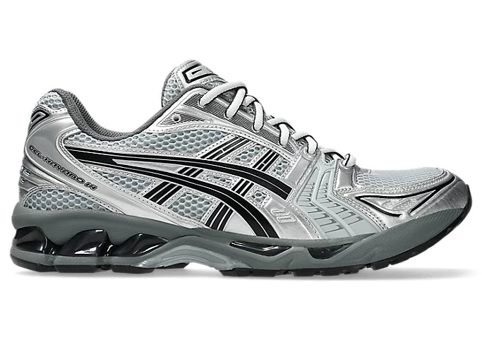 Asics – Action Wear